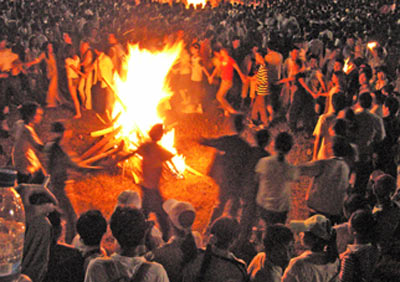 LA NUEVA CARAVANA: HOGUERA